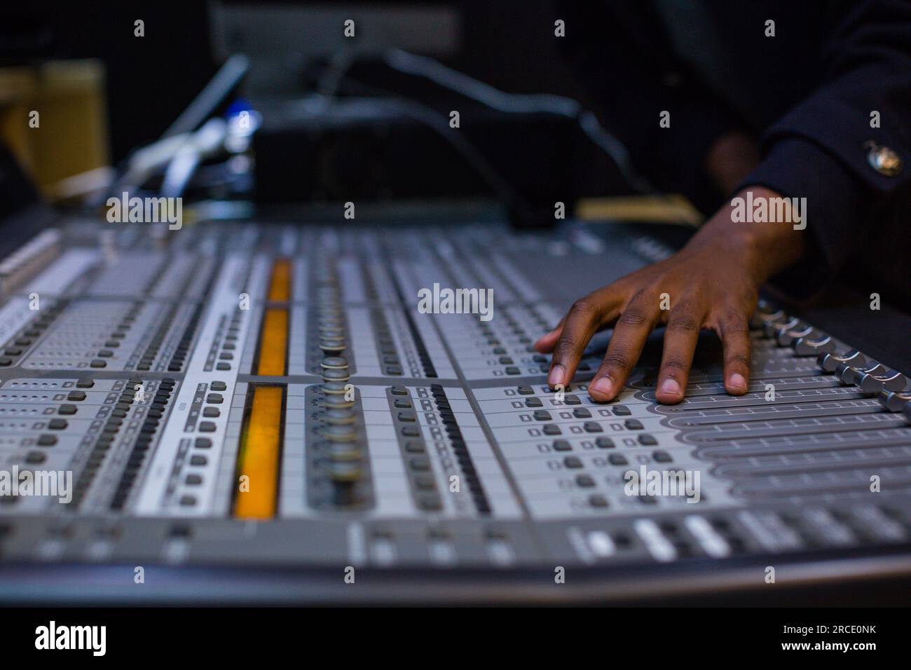 Sound engineer concert hi-res stock photography and images - Alamy