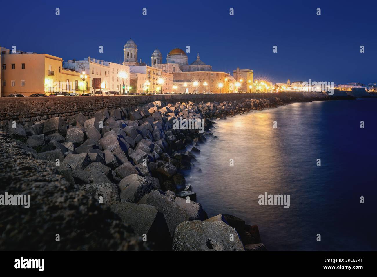 Seaside promenade at night hi-res stock photography and images - Alamy