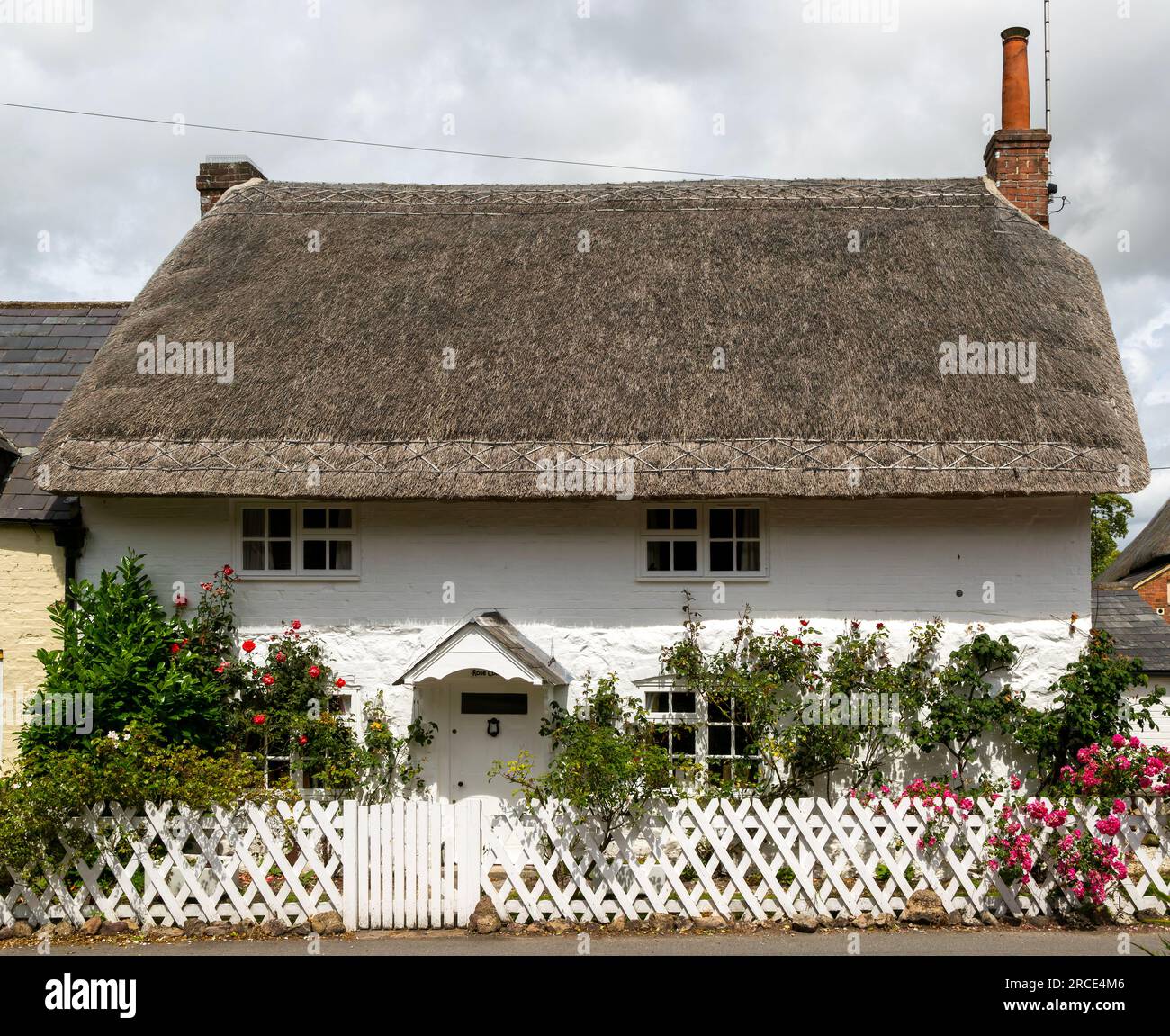 Pretty historic thatched cottage in village of Avebury, Wiltshire ...