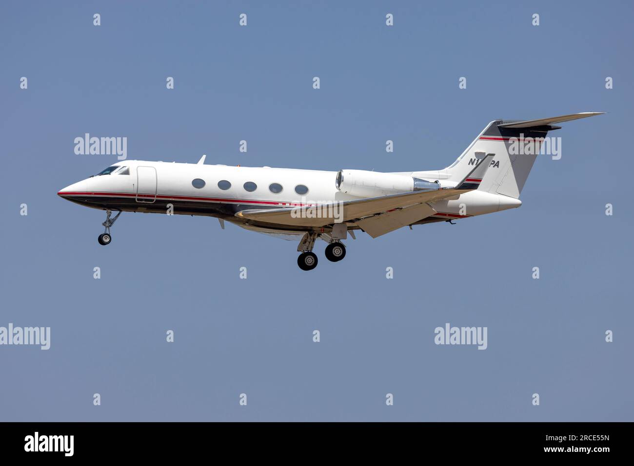 Phoenix Air Gulfstream Aerospace G-1159A Gulfstream III (Reg.: N198PA ...