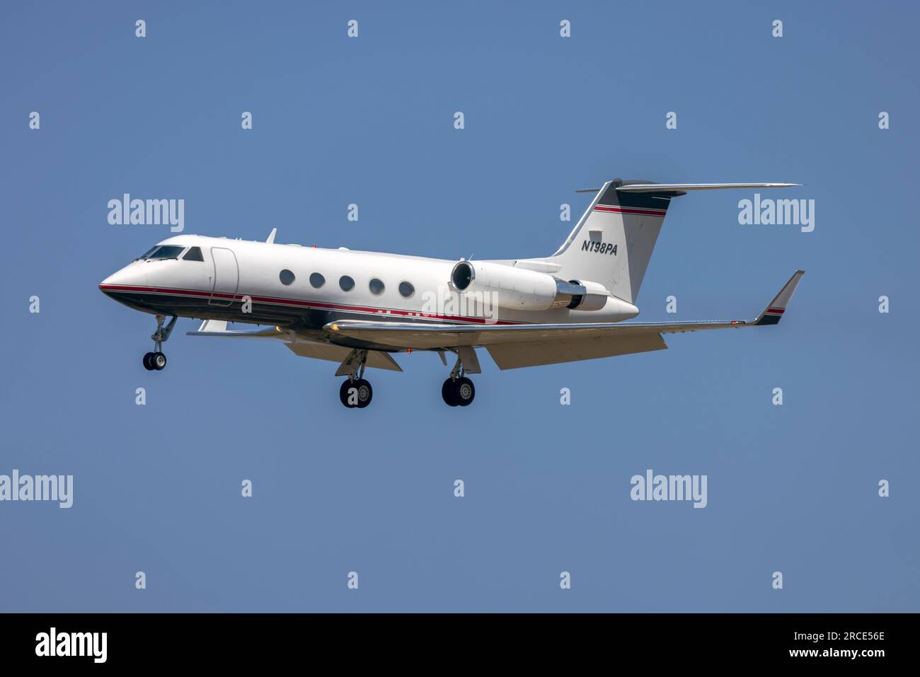 Phoenix Air Gulfstream Aerospace G-1159A Gulfstream III (Reg.: N198PA ...