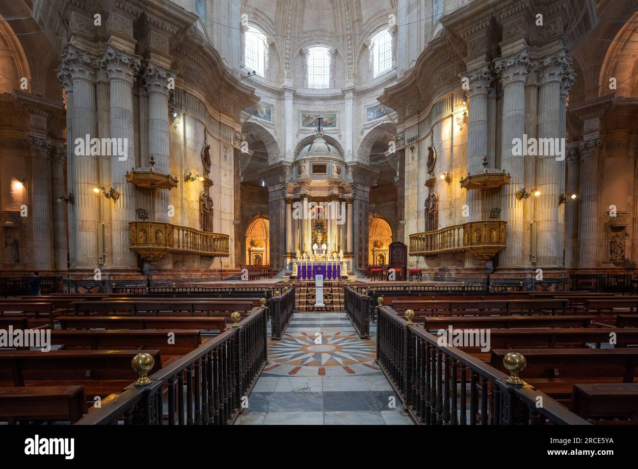 Main nave altar cathedral hi-res stock photography and images - Alamy