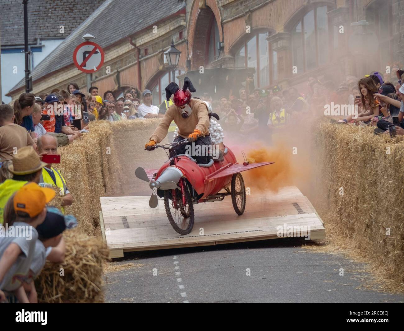 Wobbling wheel hi-res stock photography and images - Alamy
