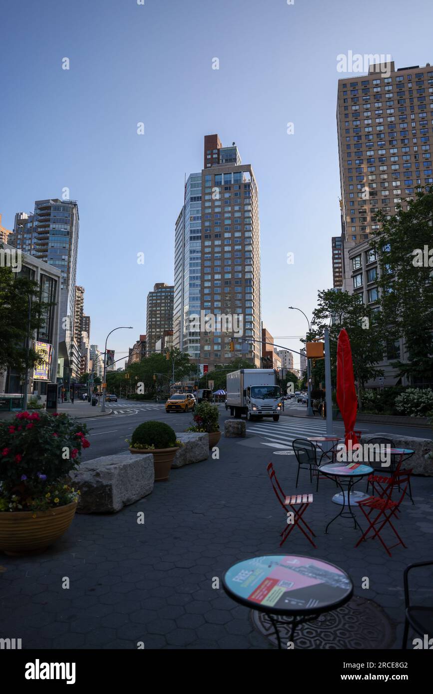 Photographed while walking through New York City at 8am Stock Photo - Alamy