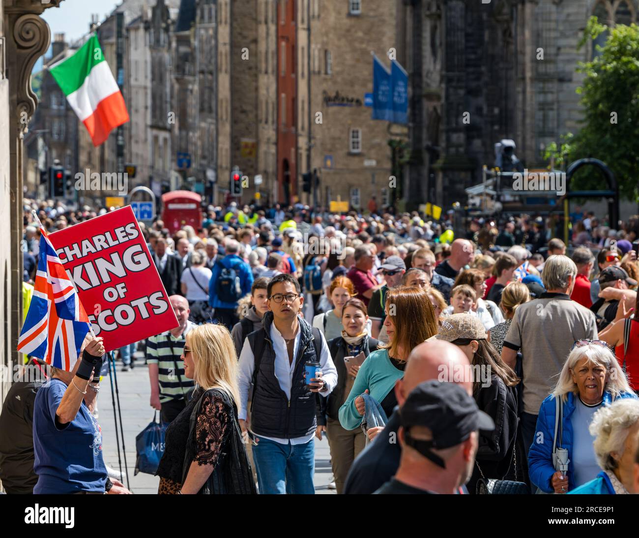 Royal supporter, Service of Thanksgiving for Charles III, Royal Mile ...