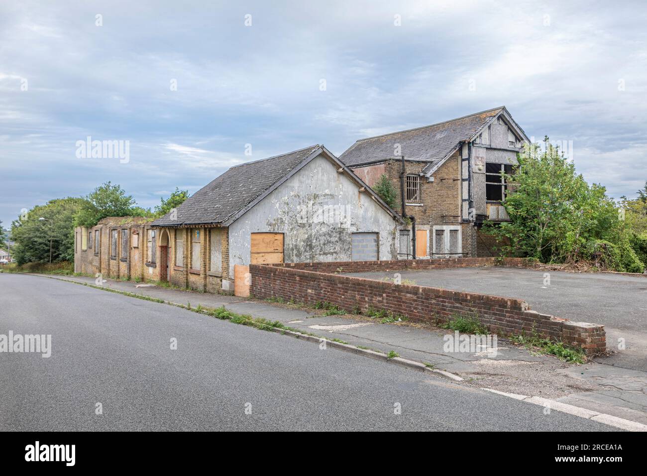 Derlict buildings hi-res stock photography and images - Alamy