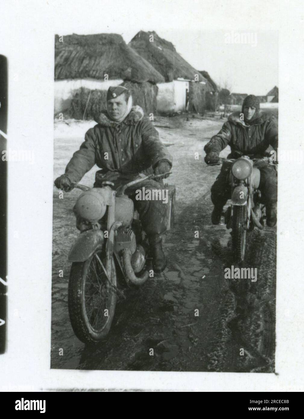 SS Photographer Fabiger, SS-Panzerkorps, Narva, 1944 Daily activities, unit in winter position ...