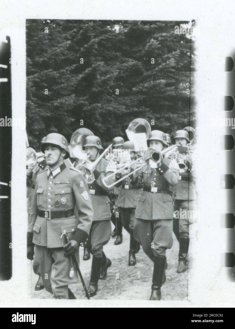 SS Photographer Falkowski (1943) Individual soldier portrait photos ...