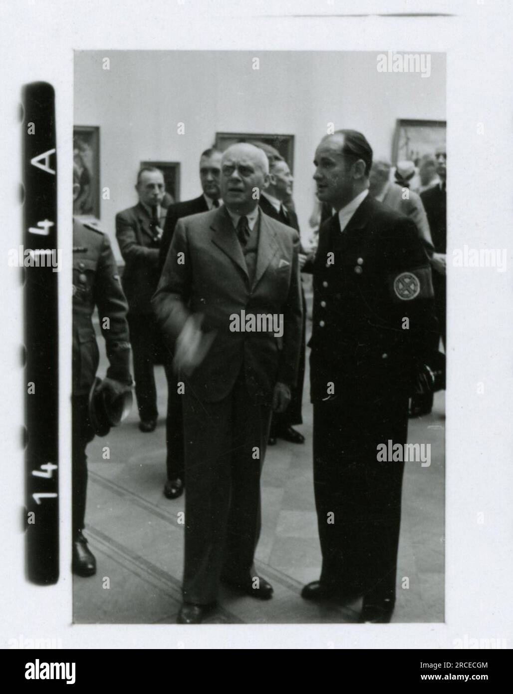 SS Photographer Falkowski (1943) Individual soldier portrait photos ...