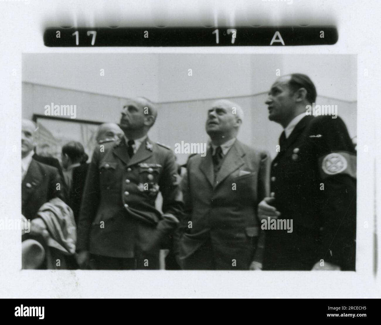 SS Photographer Falkowski (1943) Individual soldier portrait photos ...