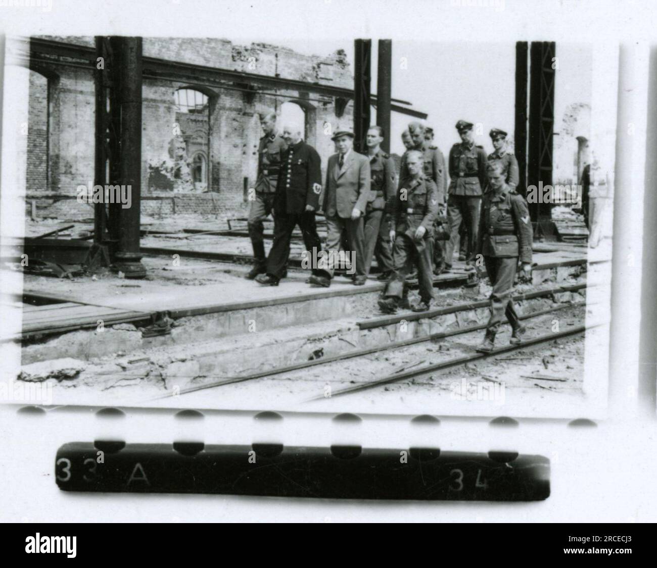 SS Photographer Falkowski (1943) Individual soldier portrait photos ...