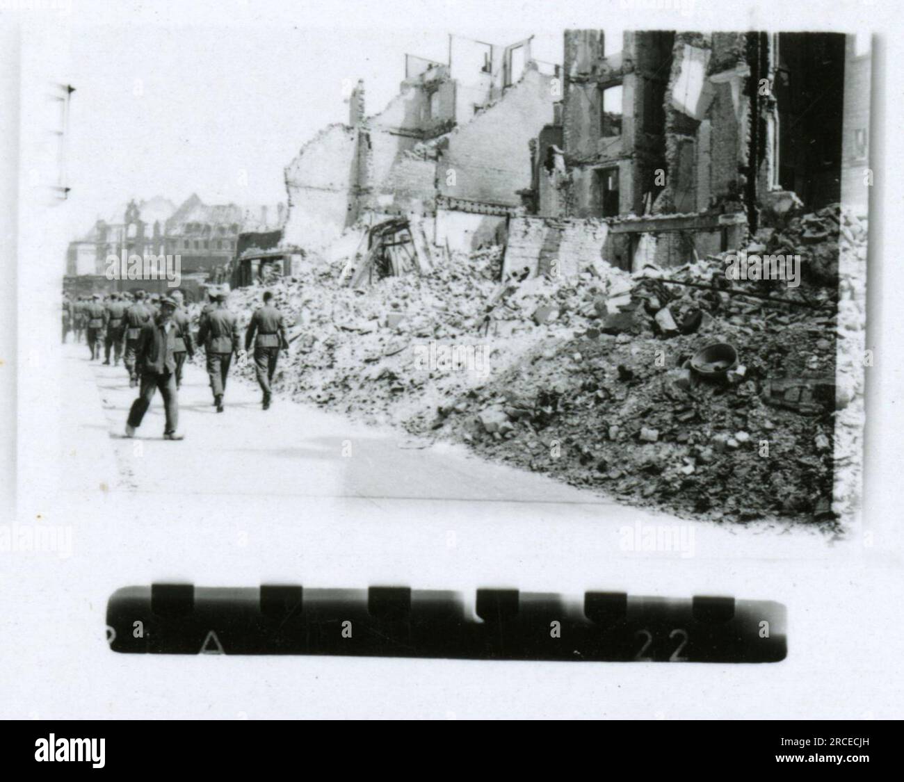 SS Photographer Falkowski (1943) Individual soldier portrait photos ...