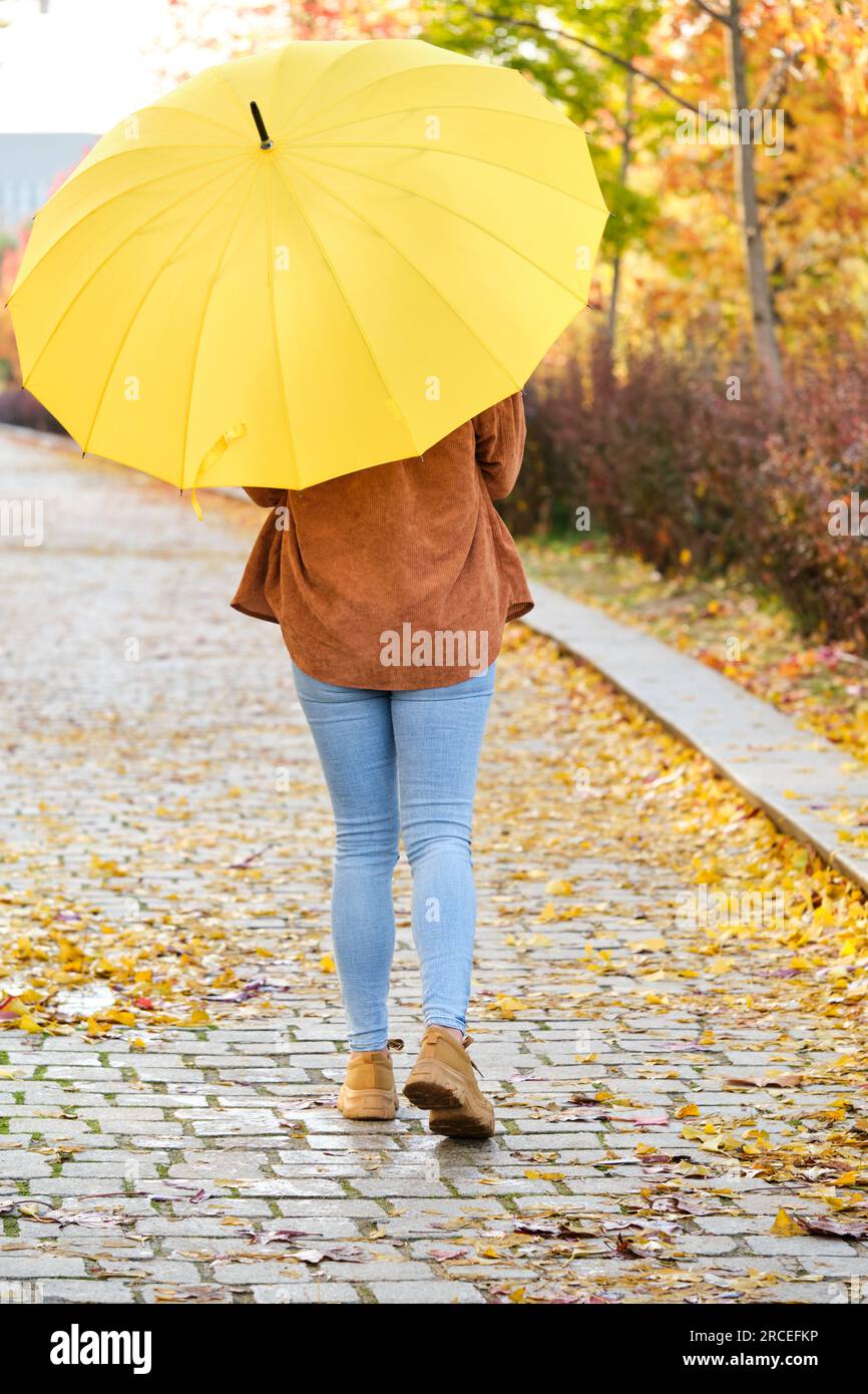 Walk backwards woman hi-res stock photography and images - Alamy