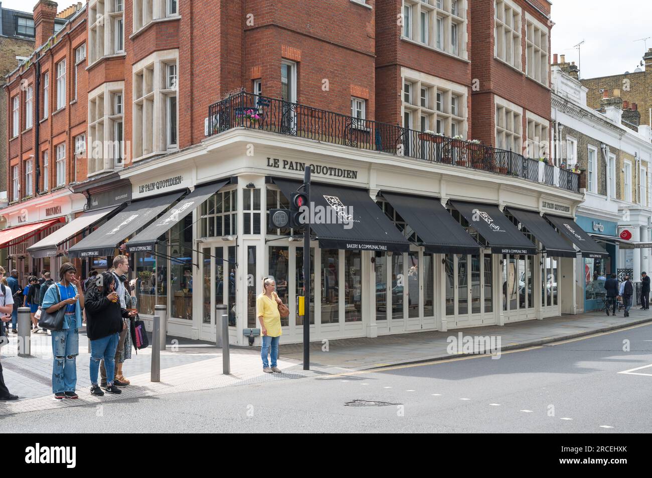 Le Pain Quotidien bakery cafe, temporarily closed, in Exhibition Road ...