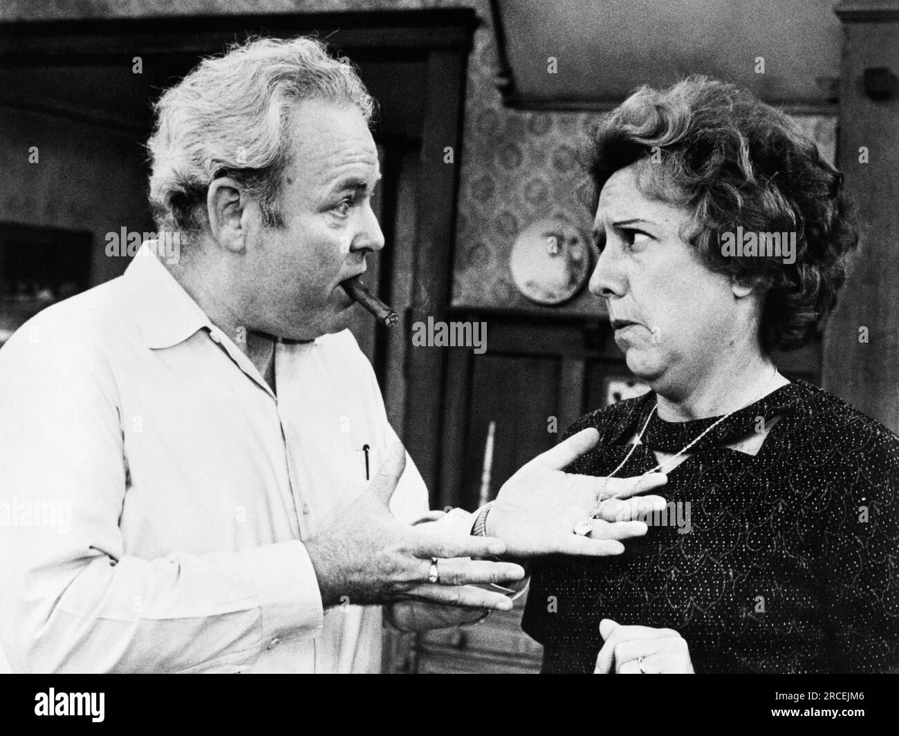 Carrol O'Connor, Jean Stapleton, "All in the Family", circa (1971 ...