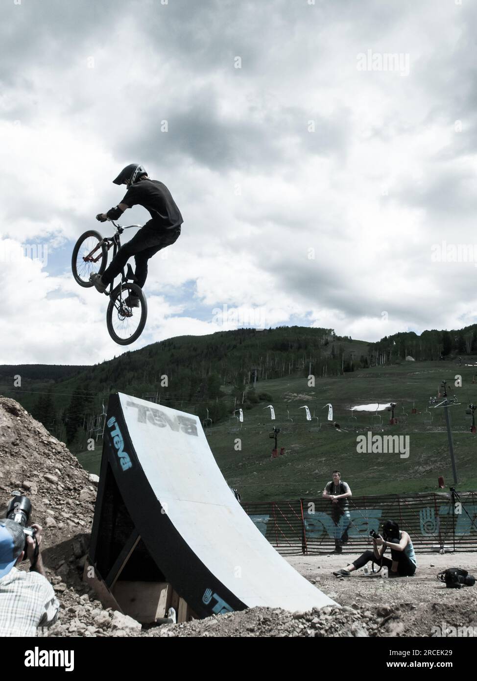 Slopestyle mountain biking hi-res stock photography and images - Alamy