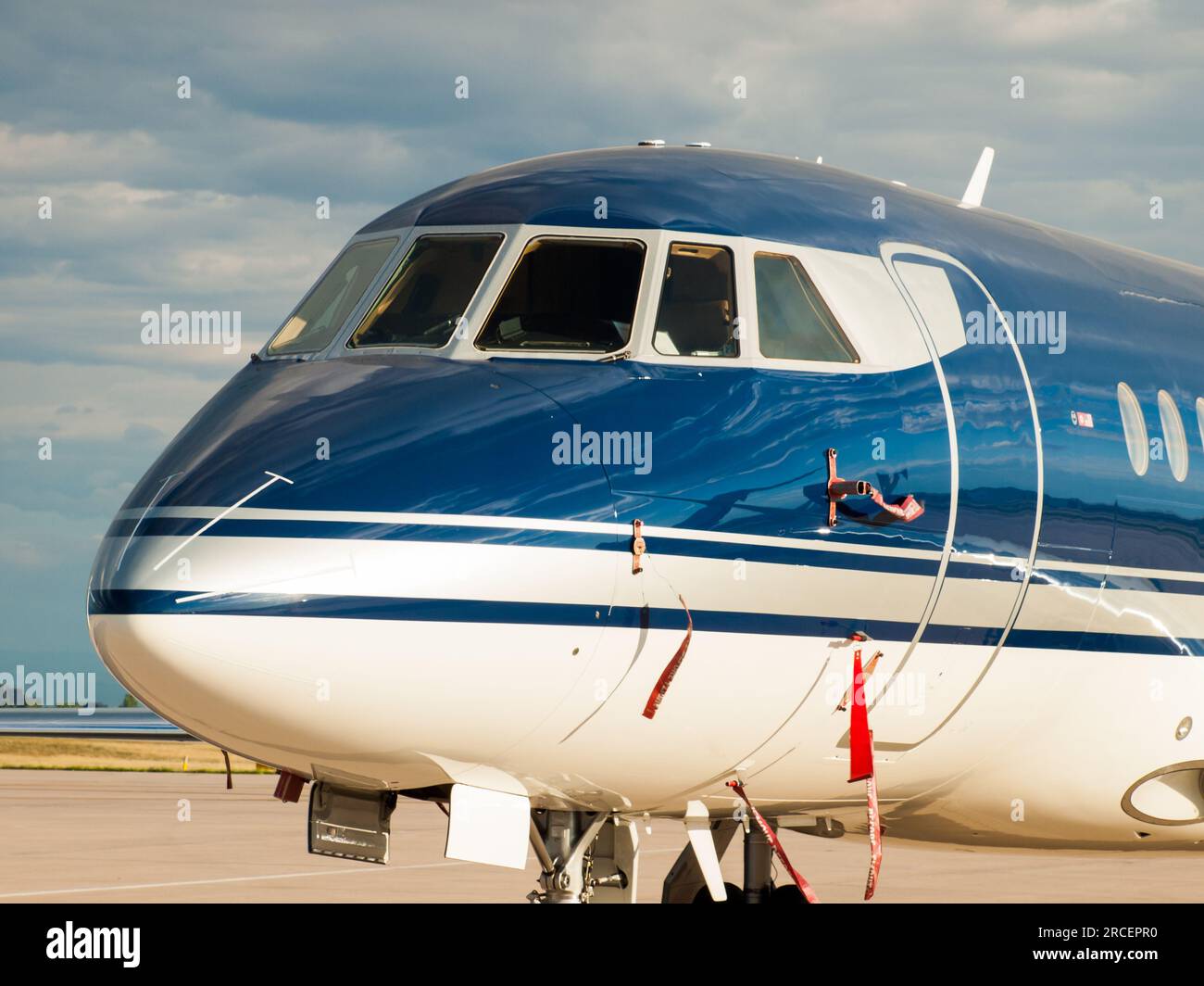 Fancy airport terminal hi-res stock photography and images - Alamy