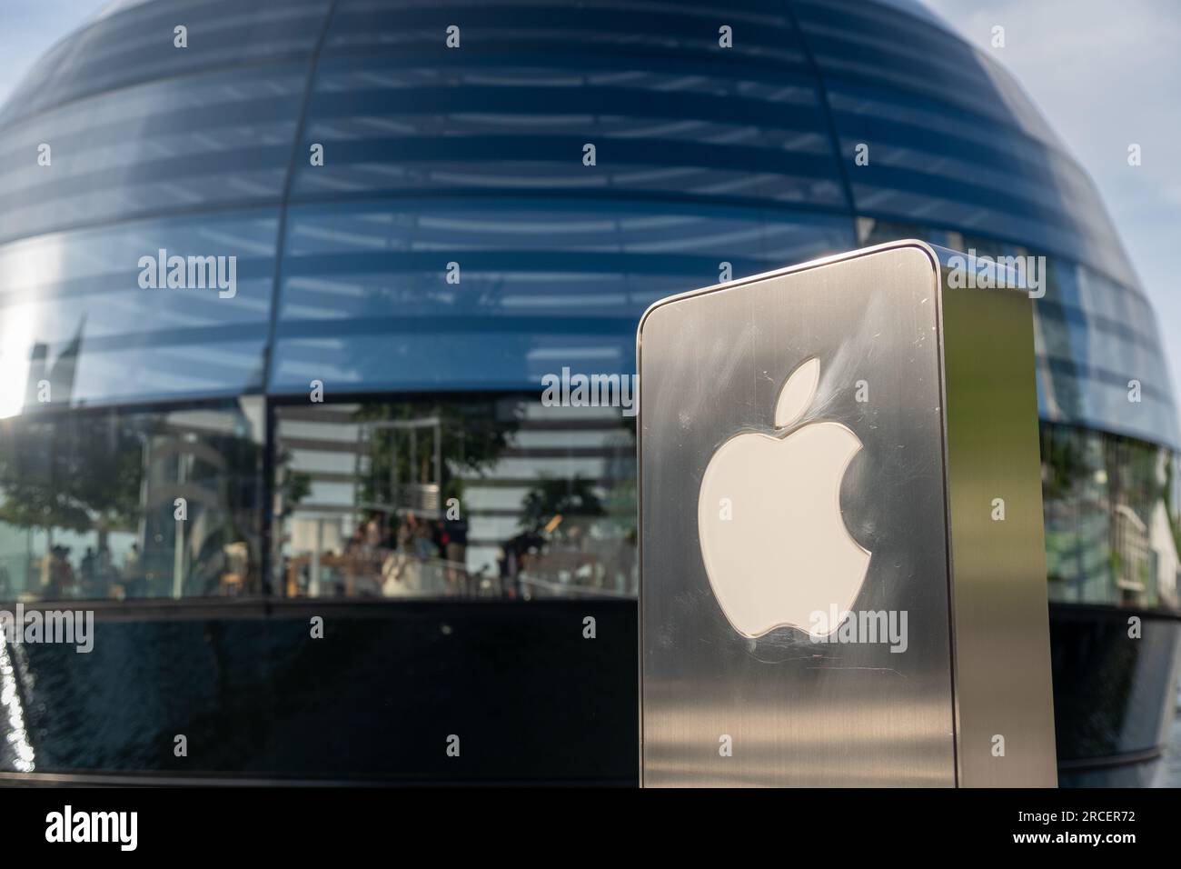 Singapore - 20 October 2022: Apple Marina Bay Sands. The World's First ...