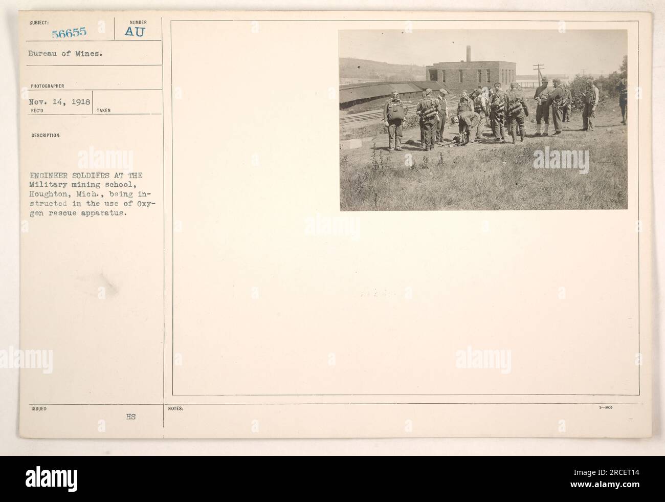 Engineer soldiers are being instructed on the use of oxygen rescue ...