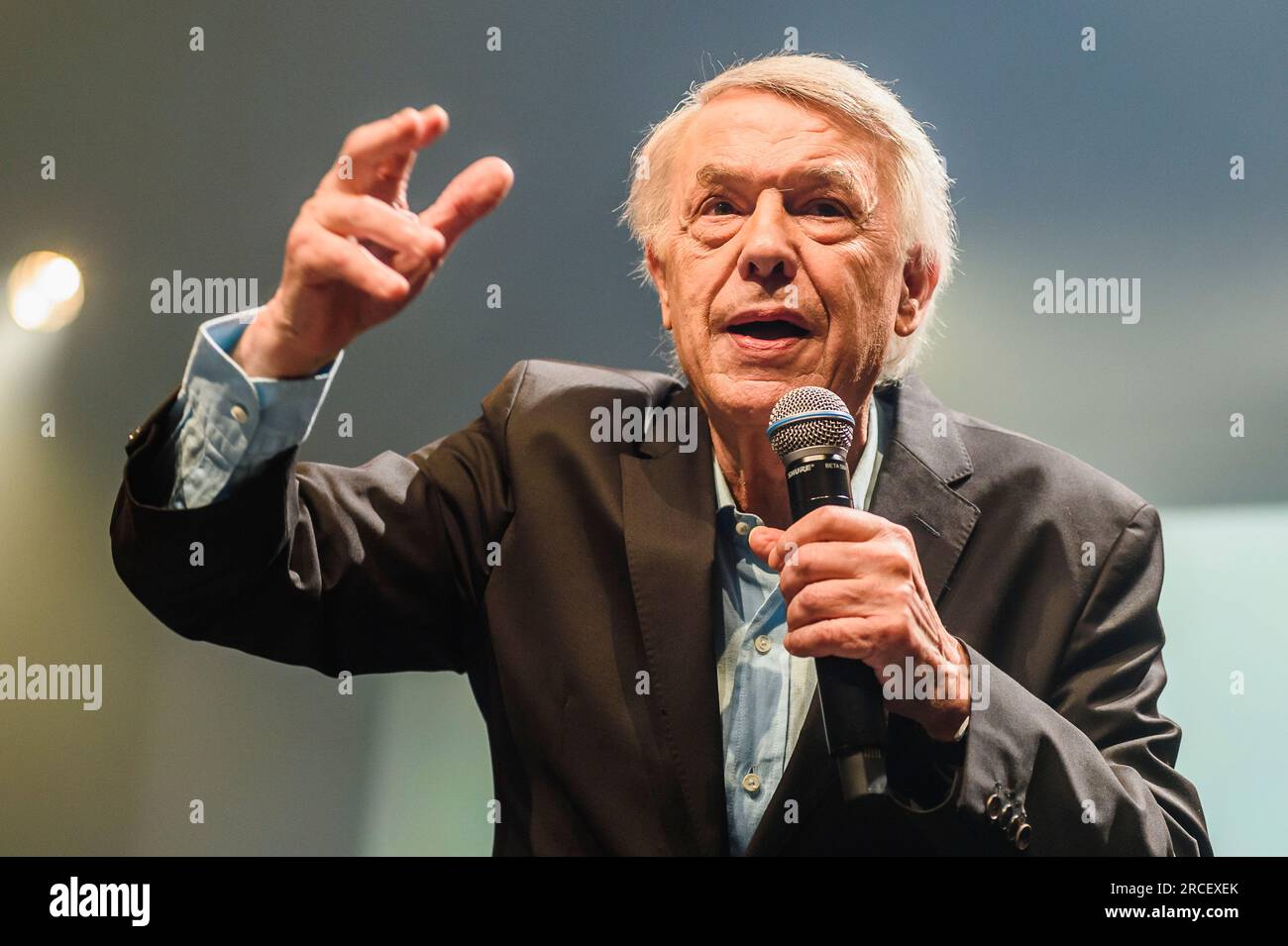 Several artists pay a tribute to the belgian singer Arno at the AB ...