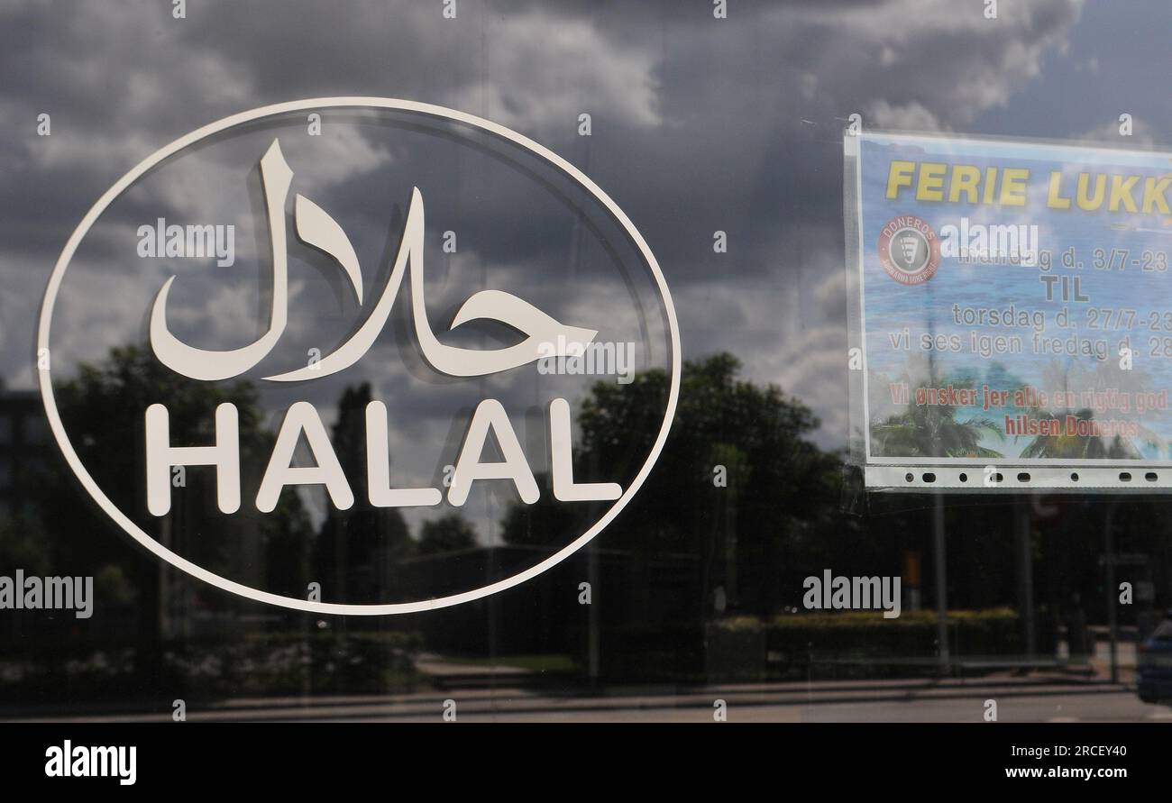 Halal in urdu hi-res stock photography and images - Alamy