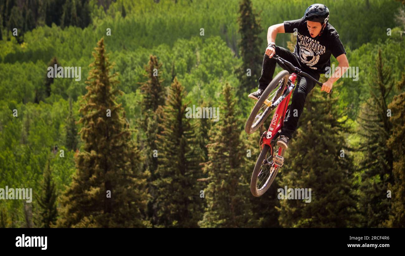 Slopestyle mountain biking hi-res stock photography and images - Alamy