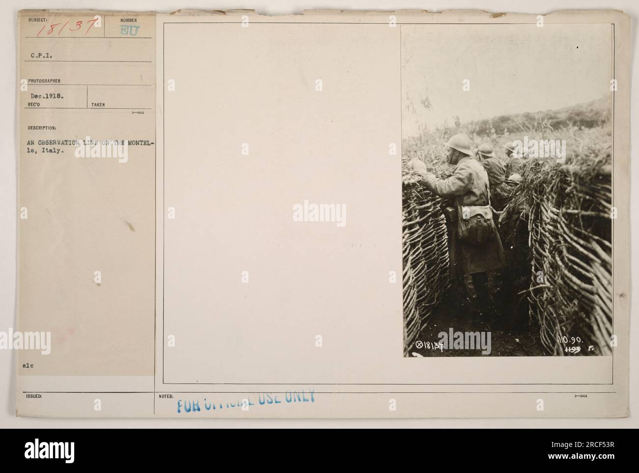 Soldiers on an observation line in Montello, Italy during World War One ...