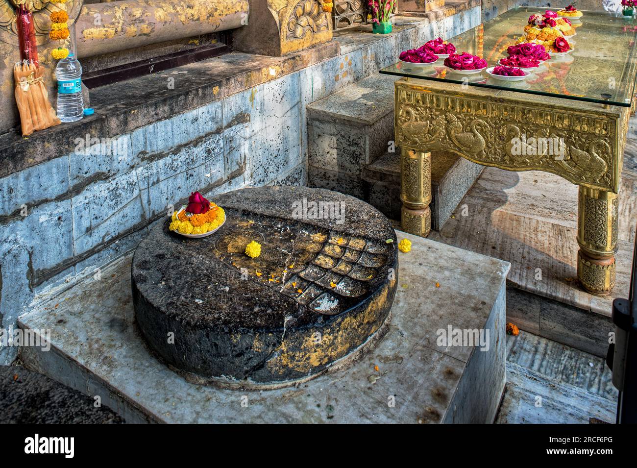 Stone craving hi-res stock photography and images - Alamy