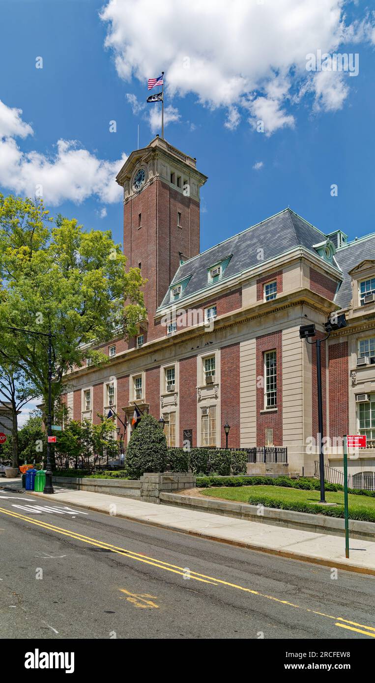Staten Island Borough Hall was built in 1906 on a hill overlooking NY ...