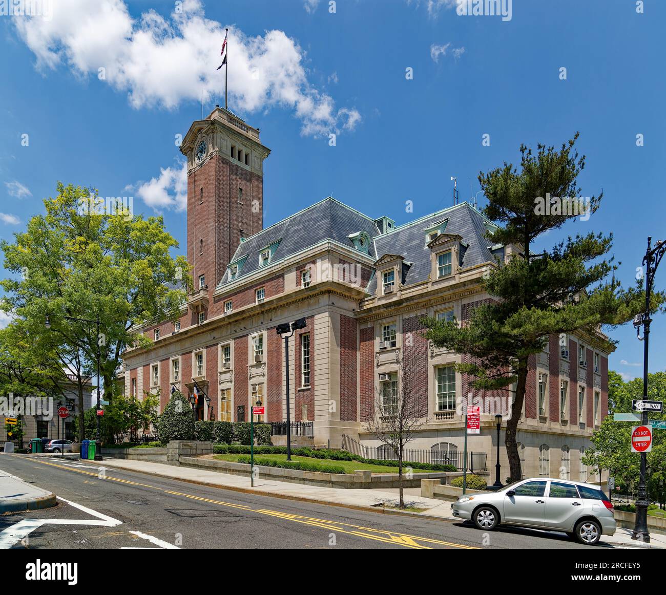 Staten Island Borough Hall was built in 1906 on a hill overlooking NY ...
