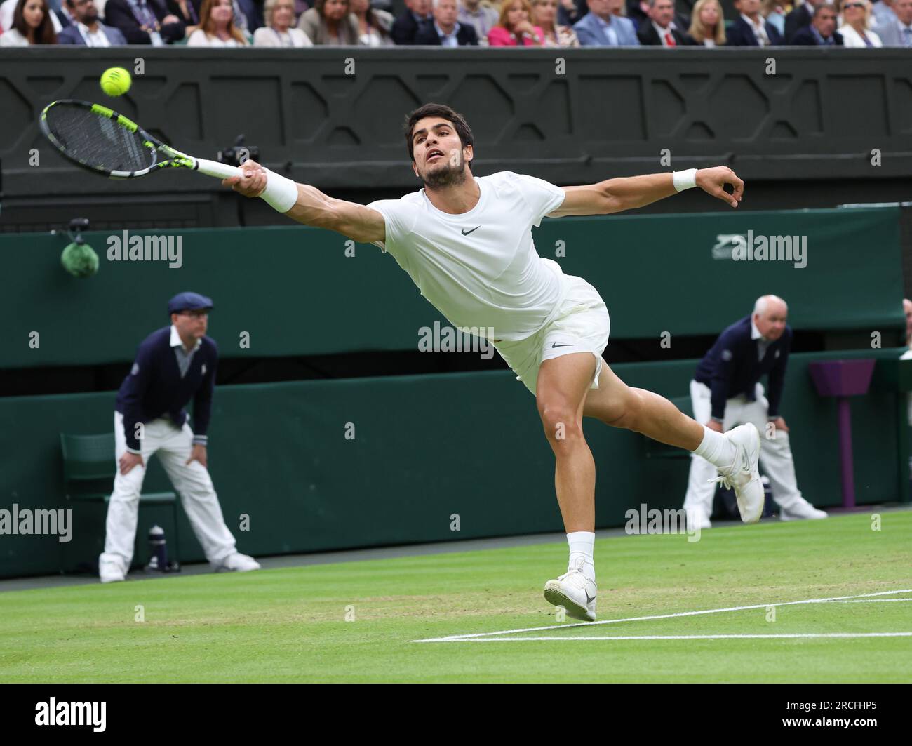 Daniil medvedev forehand hi-res stock photography and images - Alamy