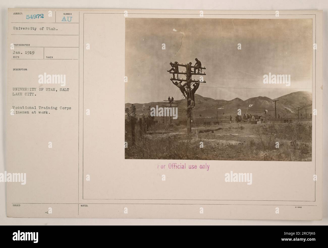 Military linemen in action hi-res stock photography and images - Alamy