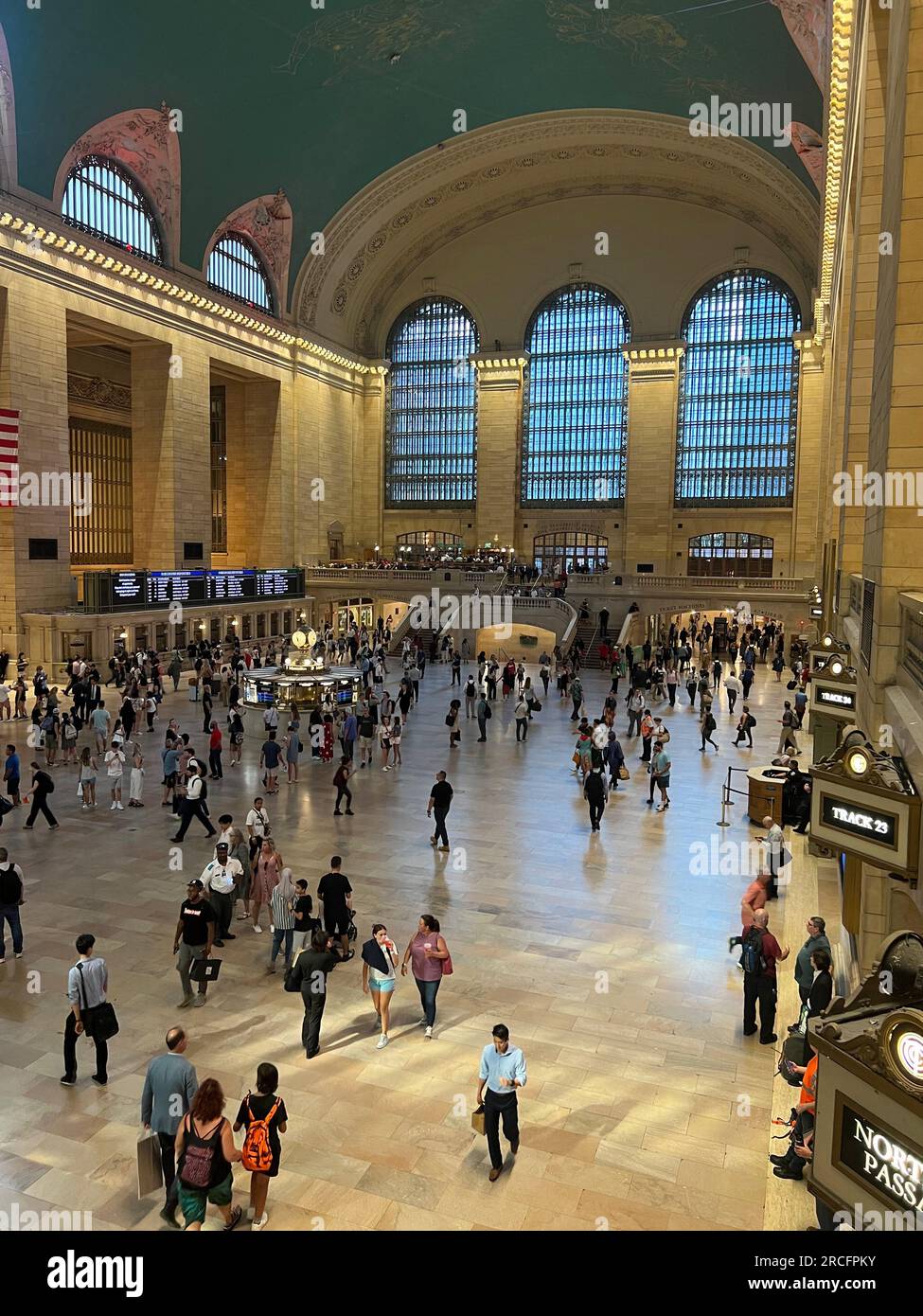 The main hall in Grand Central Terminal Stock Photo - Alamy