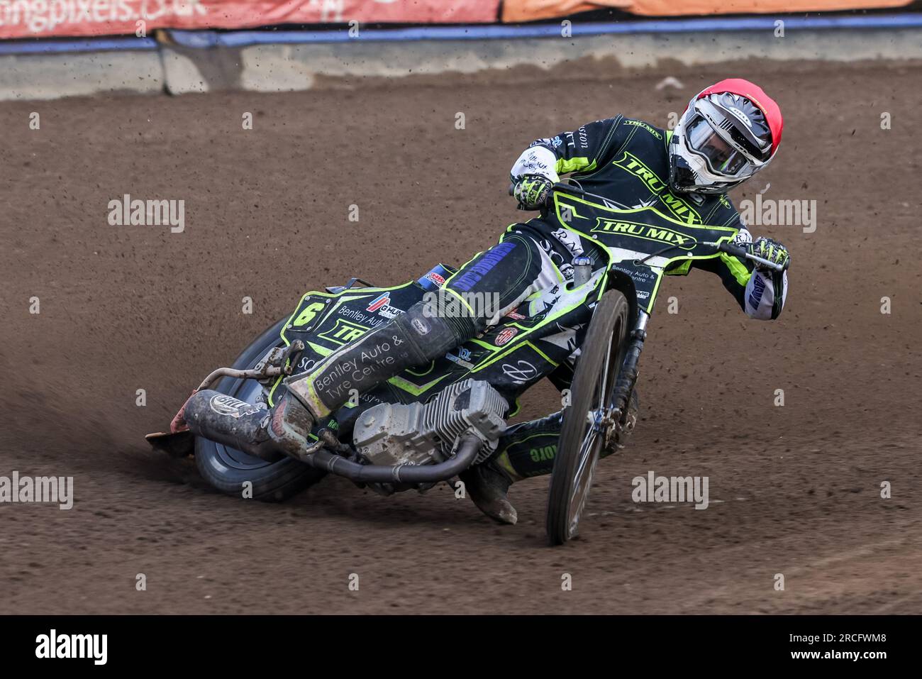 Daniel Hume - Ipswich Witches speedway rider. Action portrait Stock ...