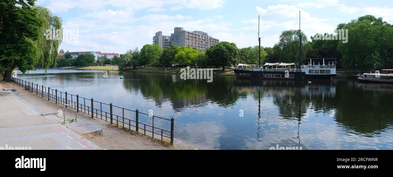 Van loon hi-res stock photography and images - Alamy