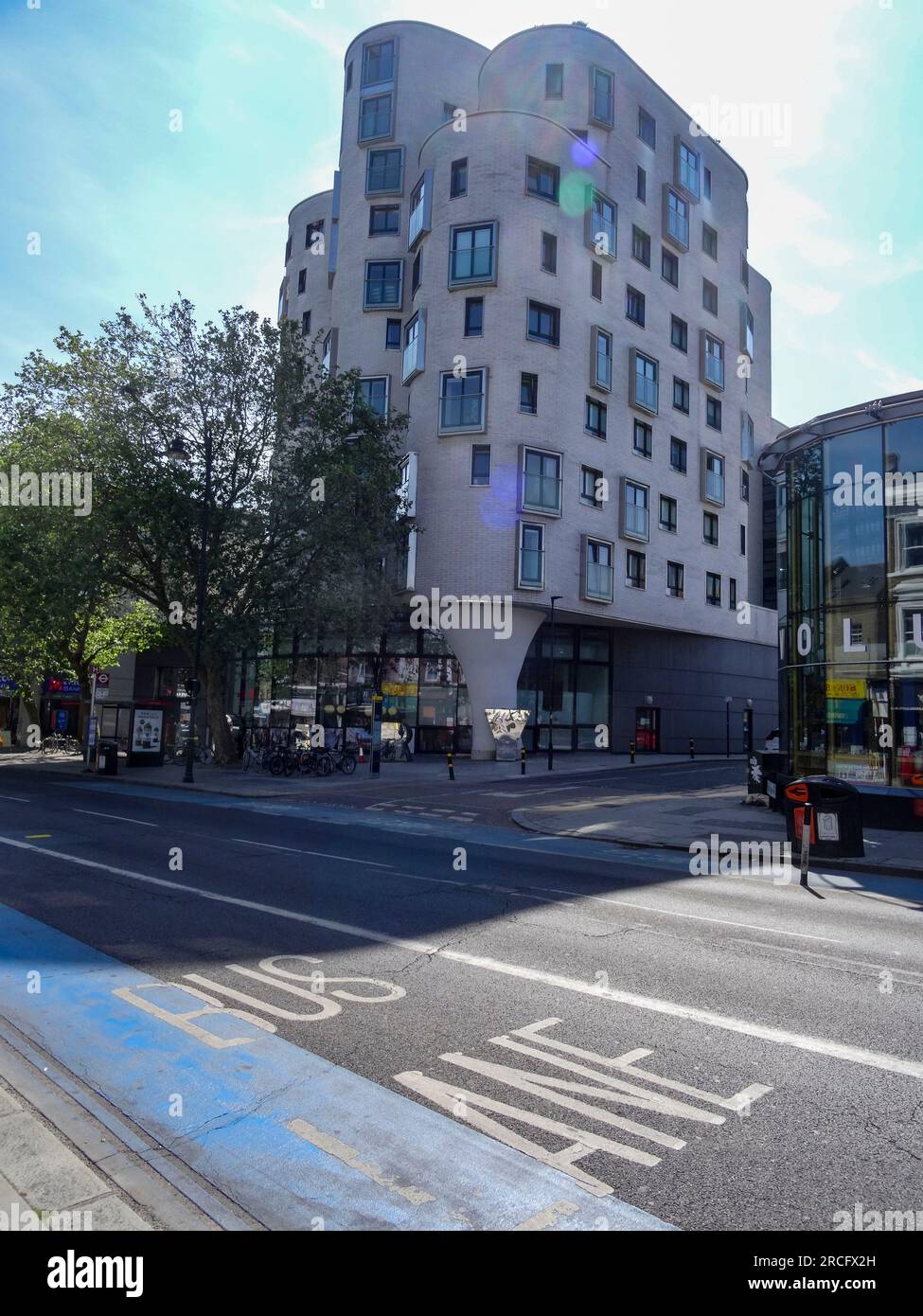 Largest library in lambeth hi-res stock photography and images - Alamy