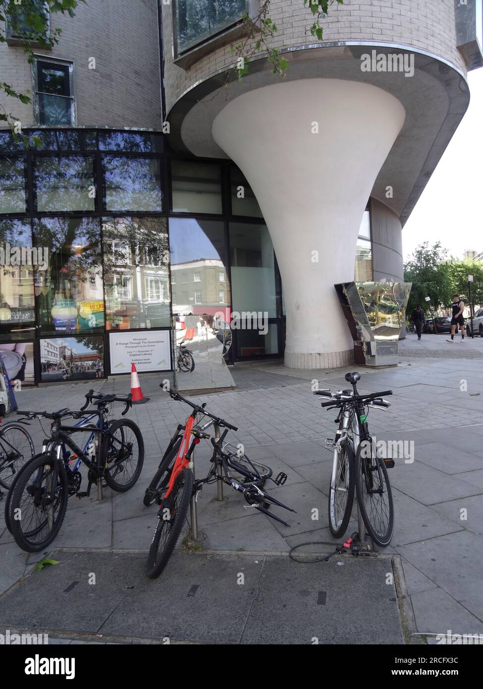 Largest library in lambeth hi-res stock photography and images - Alamy