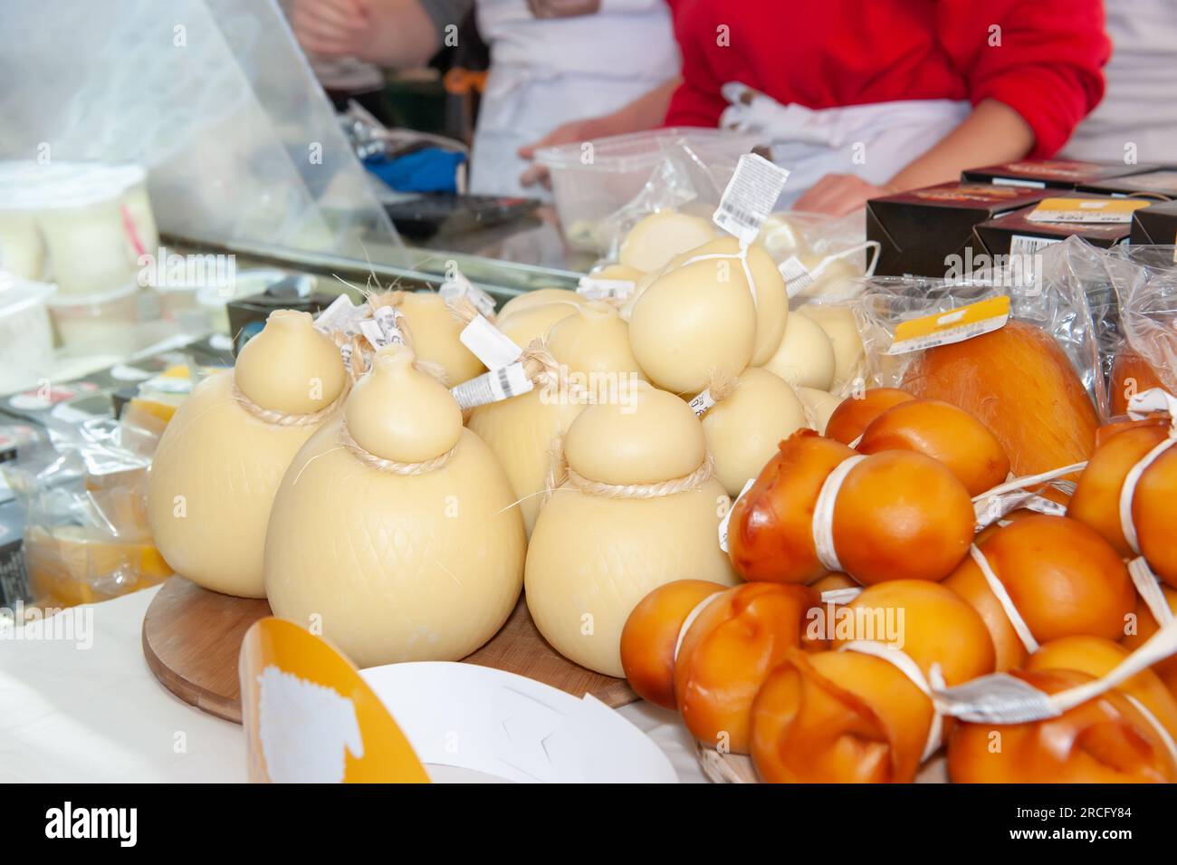 Sale of cheese of different varieties of smoked Silano and Bianca ...