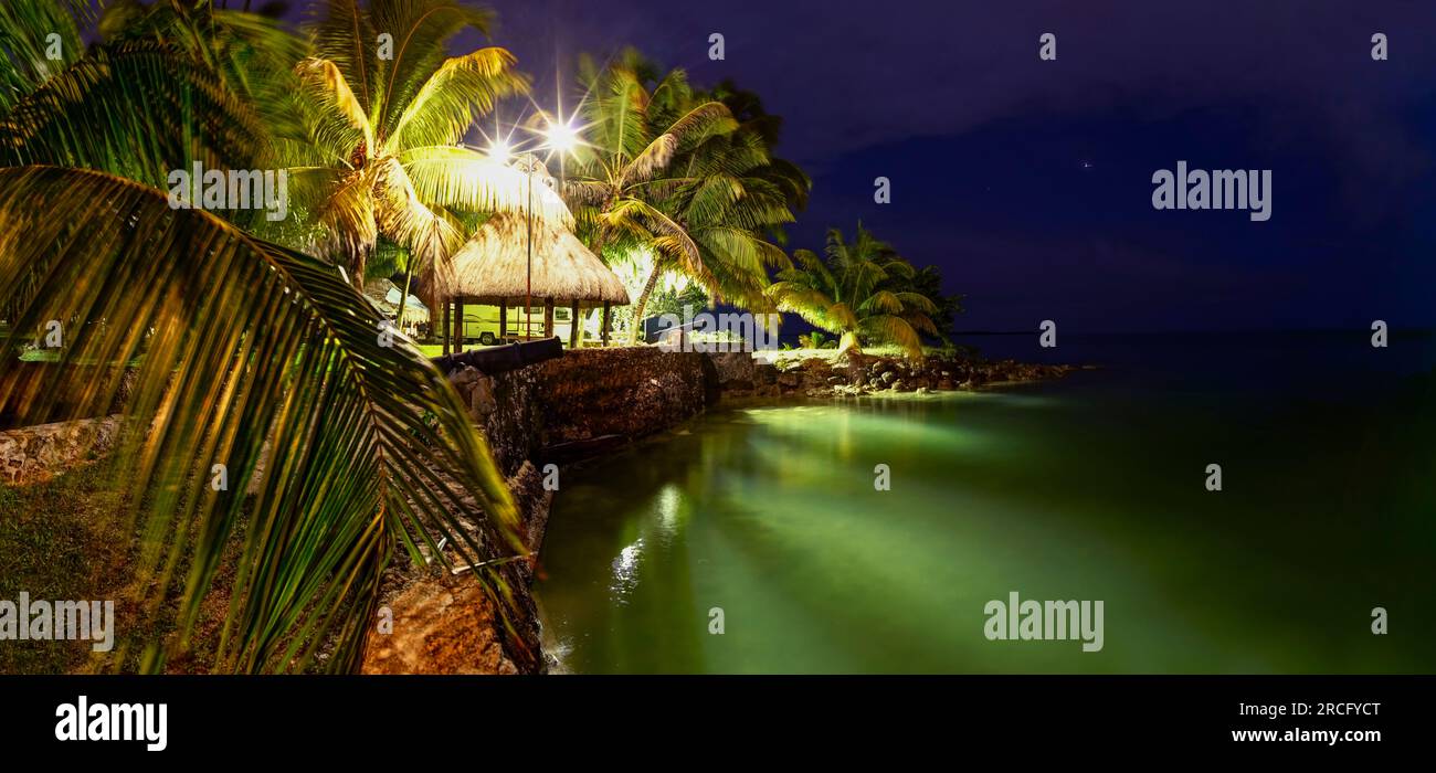 Seashore night hi-res stock photography and images - Alamy