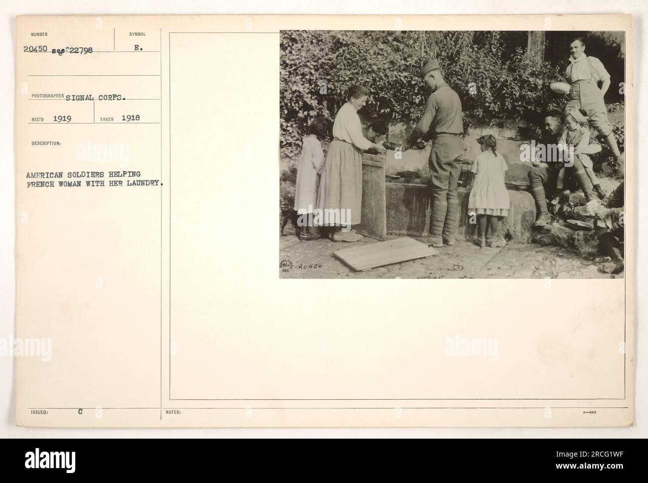 American soldiers helping french woman hi-res stock photography and ...