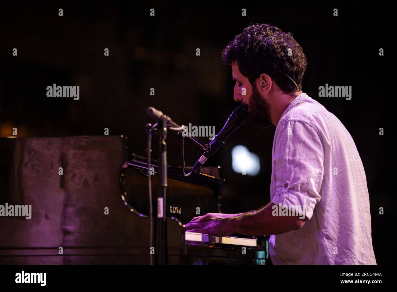 Arabic singing and rapture hi-res stock photography and images - Alamy