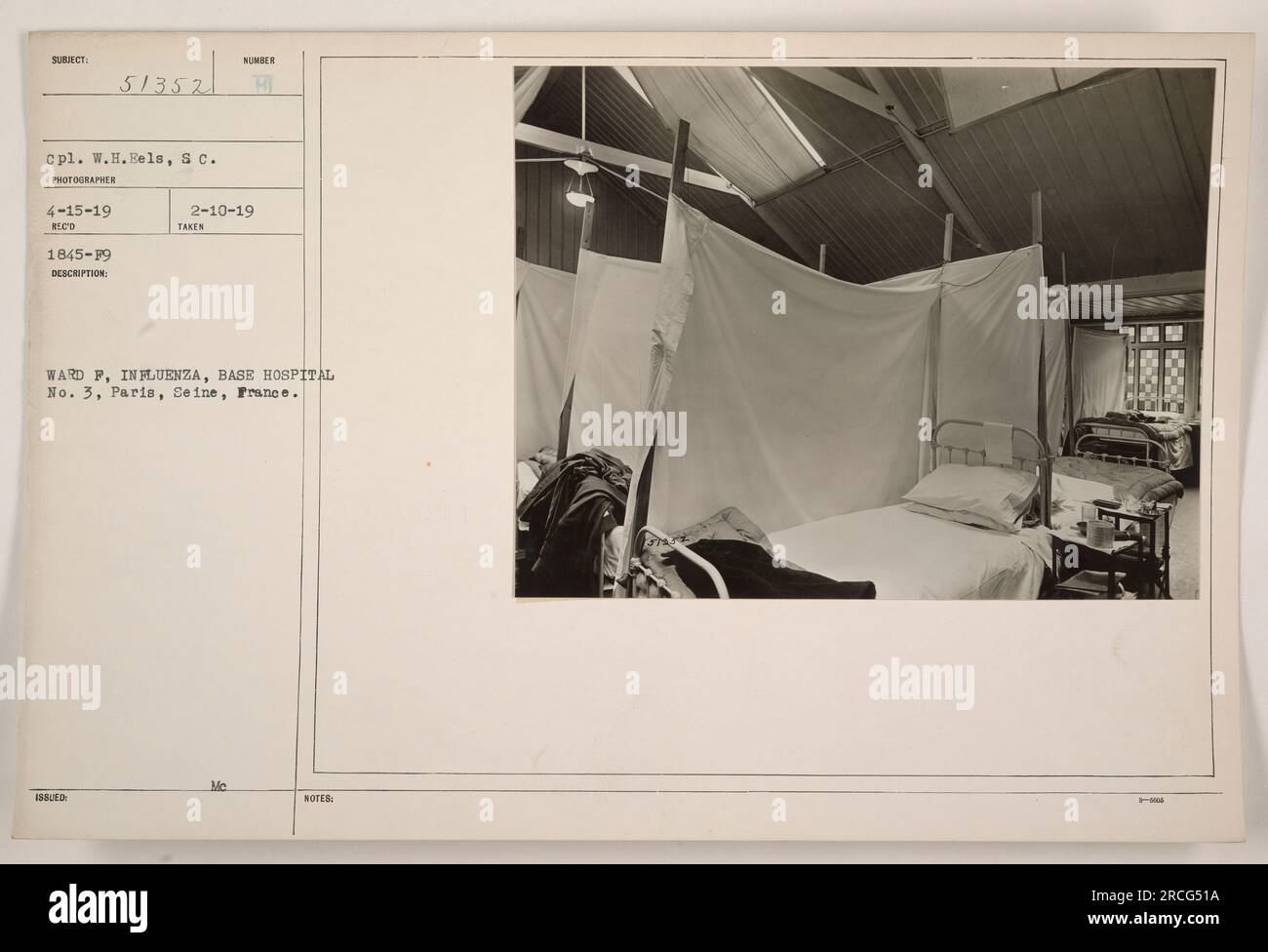 Soldier in Ward F of Base Hospital No. 3 in Paris, France, being ...