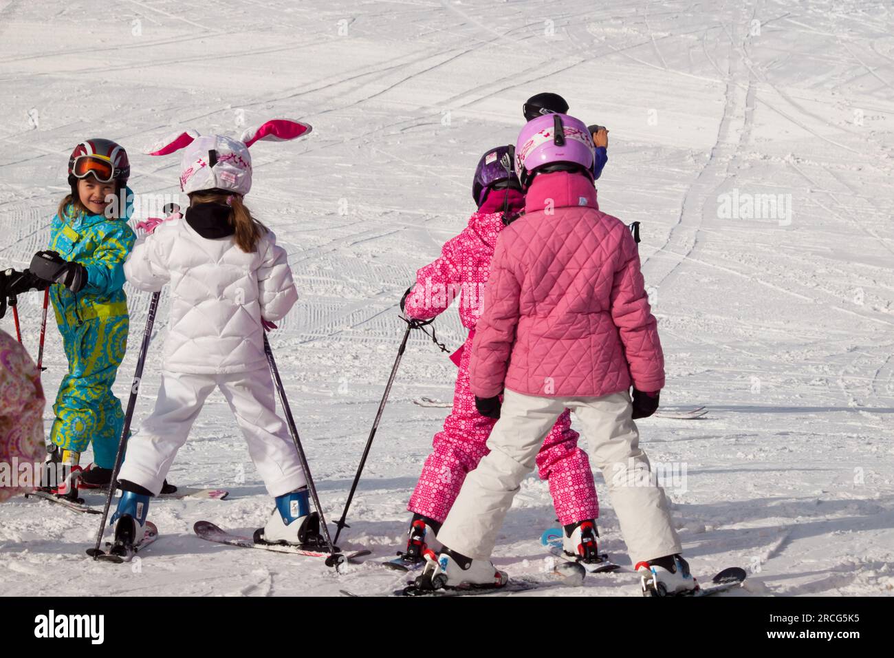 Bunny slope skiing hi-res stock photography and images - Alamy