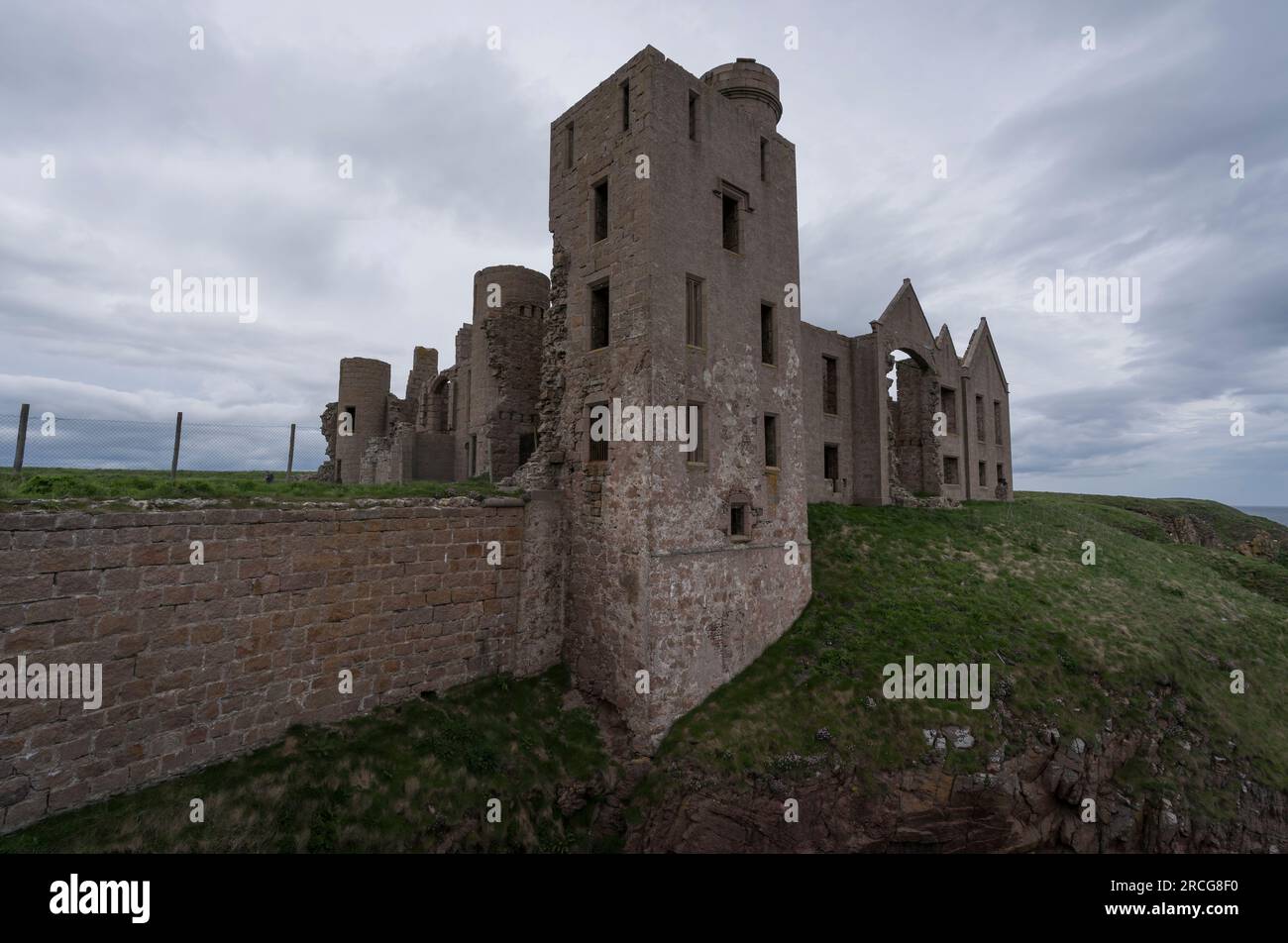 Ruins of New Slains Castle Stock Photo - Alamy