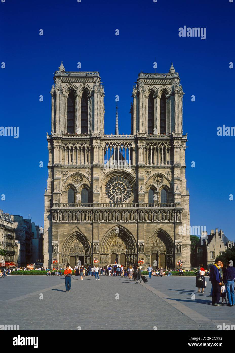 Notre dame cathedral paris exterior hi-res stock photography and images ...