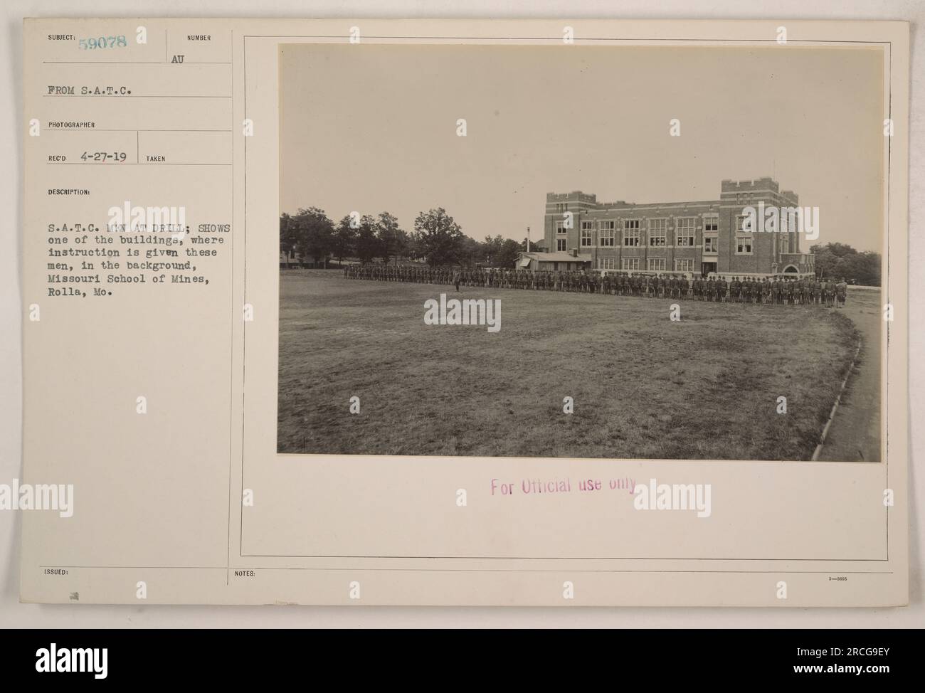 A group of men from the S.A.T.C (Students' Army Training Corps ...