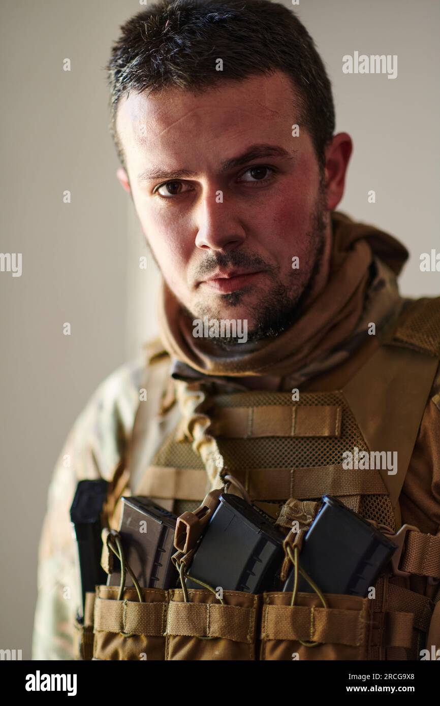 Modern warfare soldier portrait in urban environment Stock Photo - Alamy