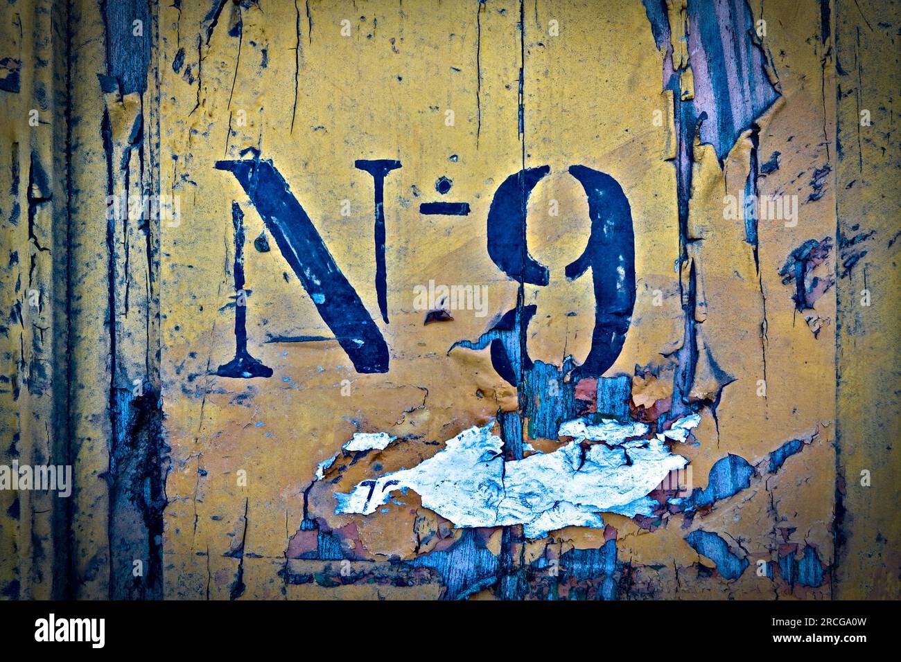 Elegant old style font hi-res stock photography and images - Alamy