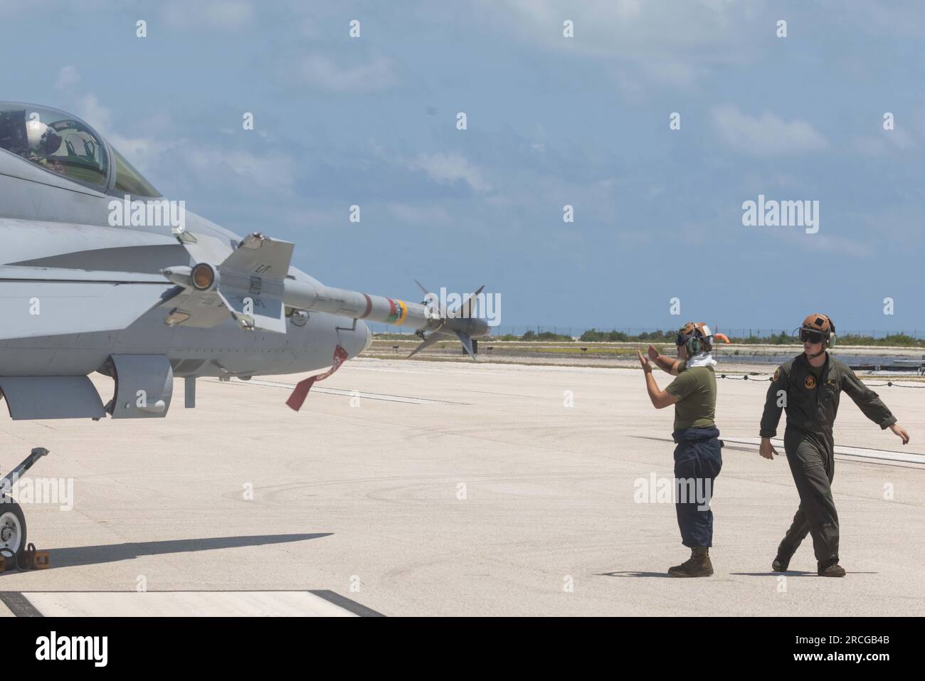 Hand and arms signals hi-res stock photography and images - Alamy