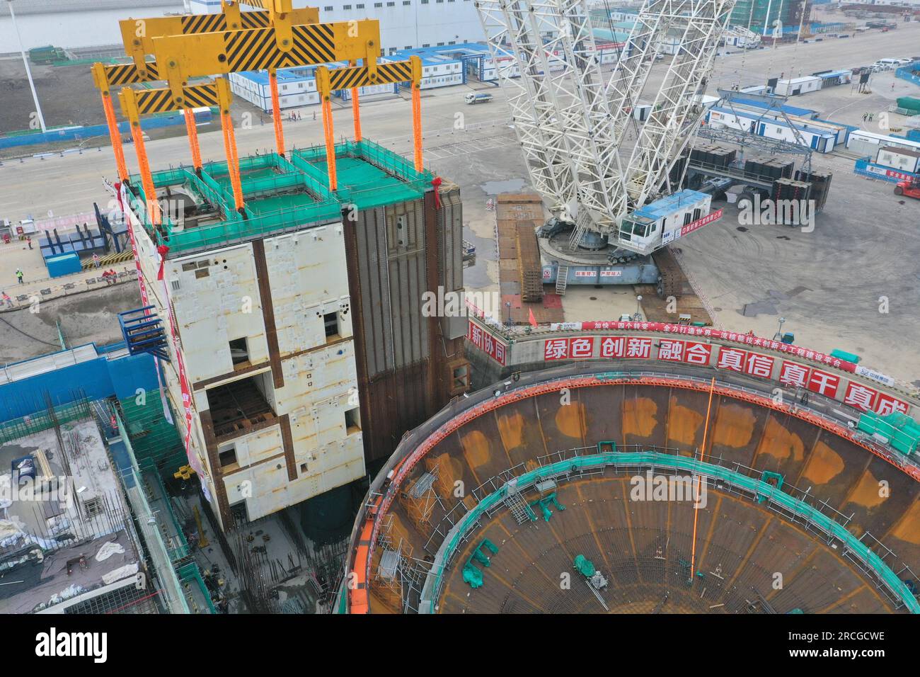 YANTAI, CHINA - JULY 14, 2023 - A large crane lifts the CA20 module ...